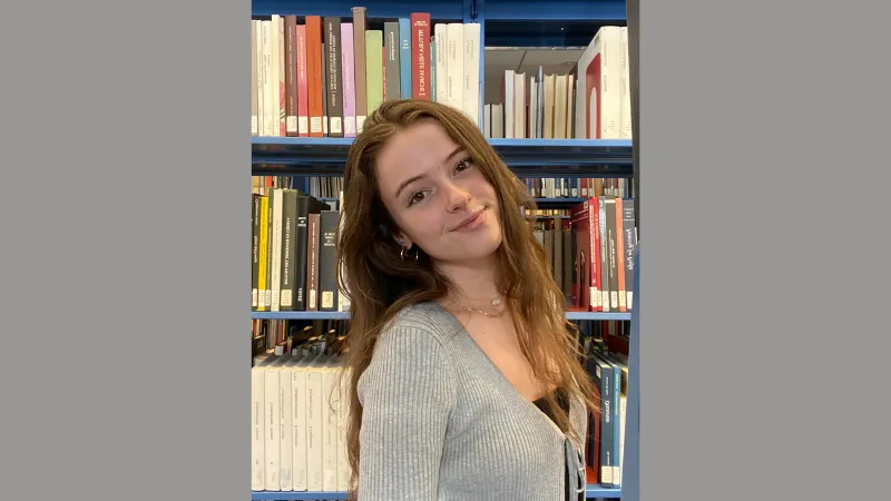 Ellie Oliver ’22 | Smith College